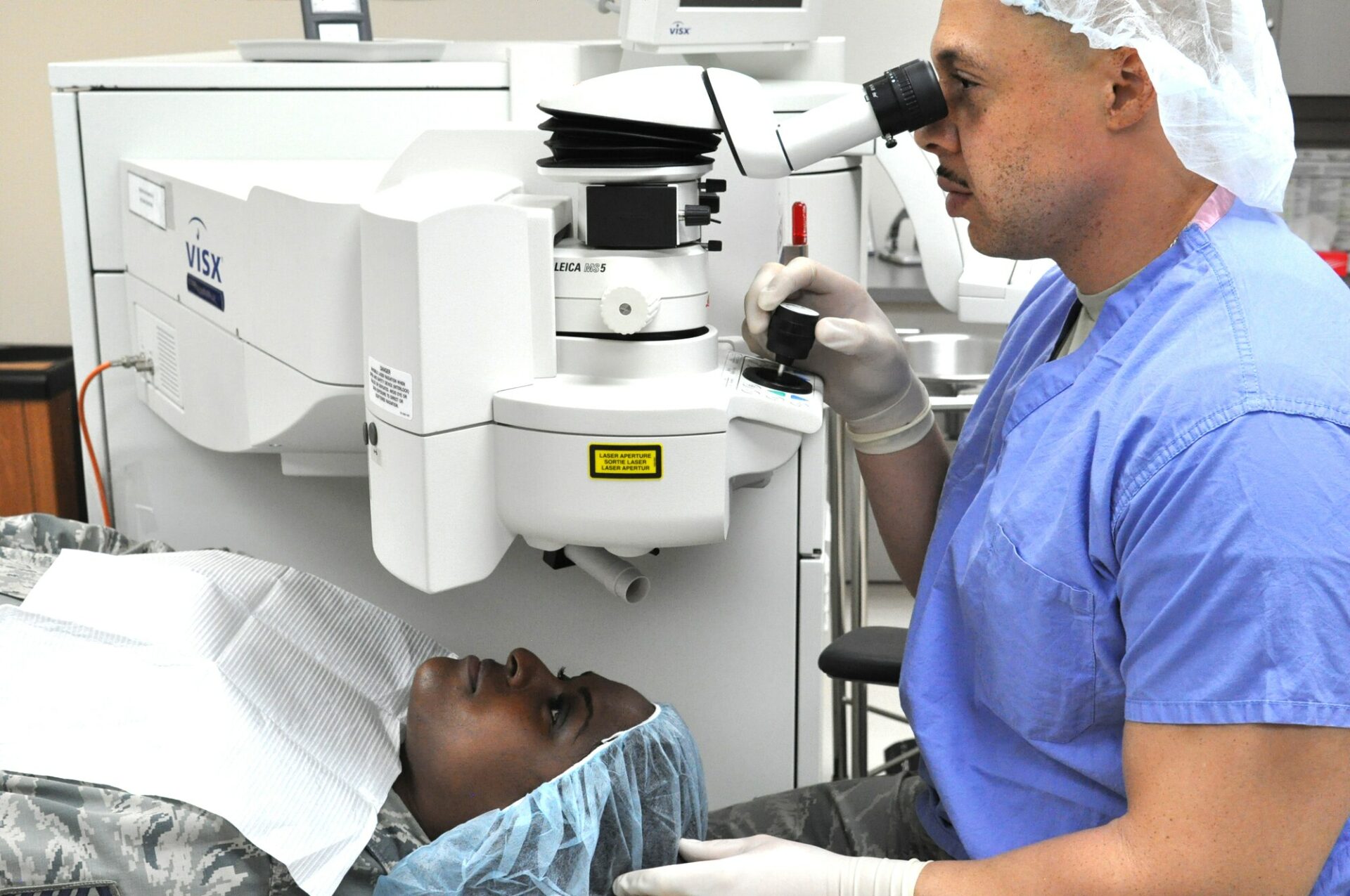 Flapless Lasik Surgery : Procedure and Different Benefits of It