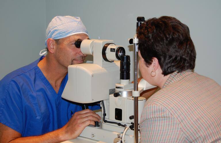 VisuMax Lasik: Meaning, Procedure, Pros And Cons
